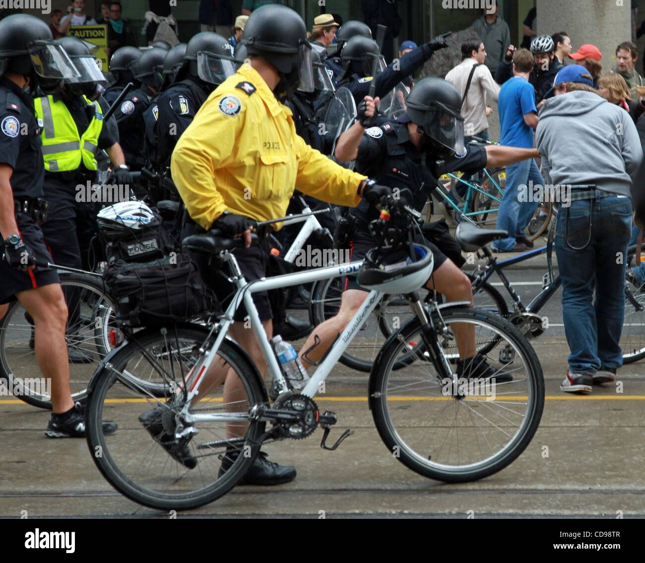 Jun 26, 2010 - Toronto, Ontario, Canada - Riot police fight with ...