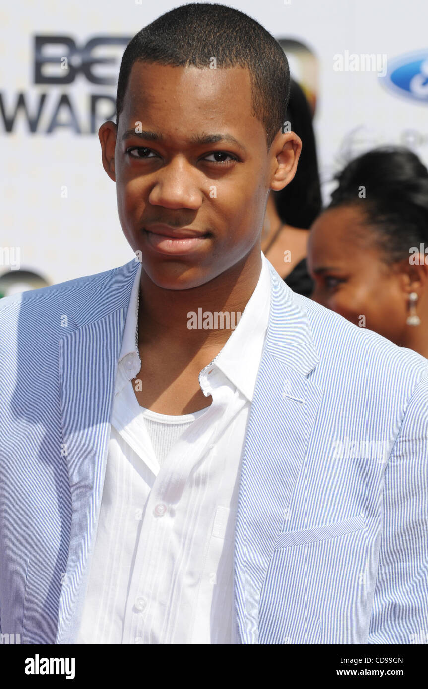 Tyler James Williams Abs