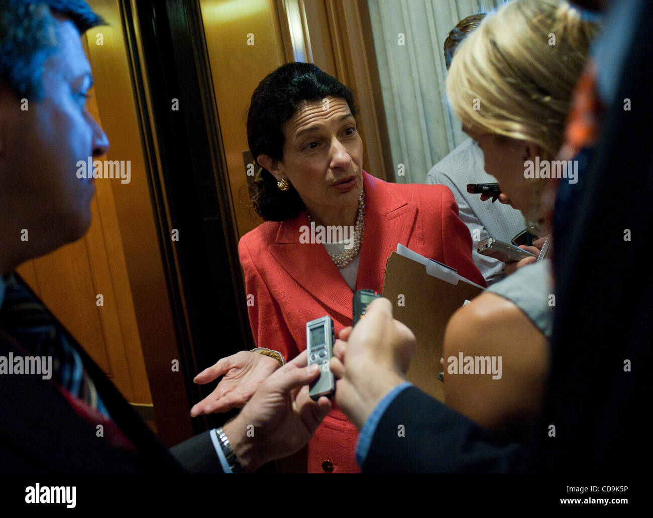 Olympia snowe hi-res stock photography and images - Alamy