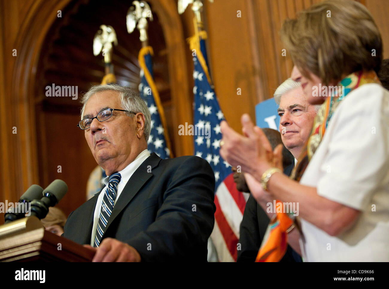 Chris dodd barney frank hi-res stock photography and images - Alamy