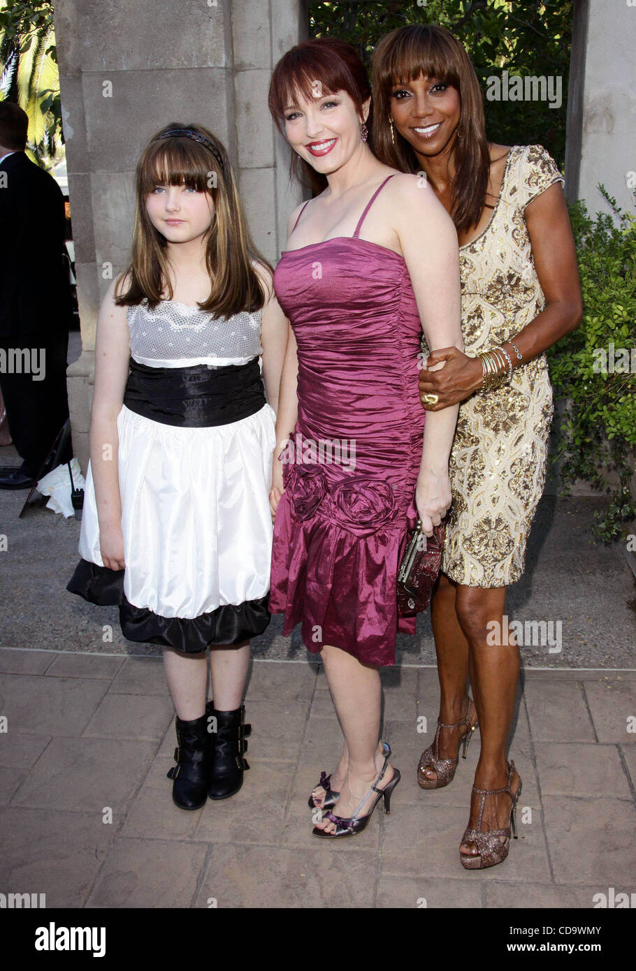 Amy yasbeck holly robinson peete hi-res stock photography and images ...