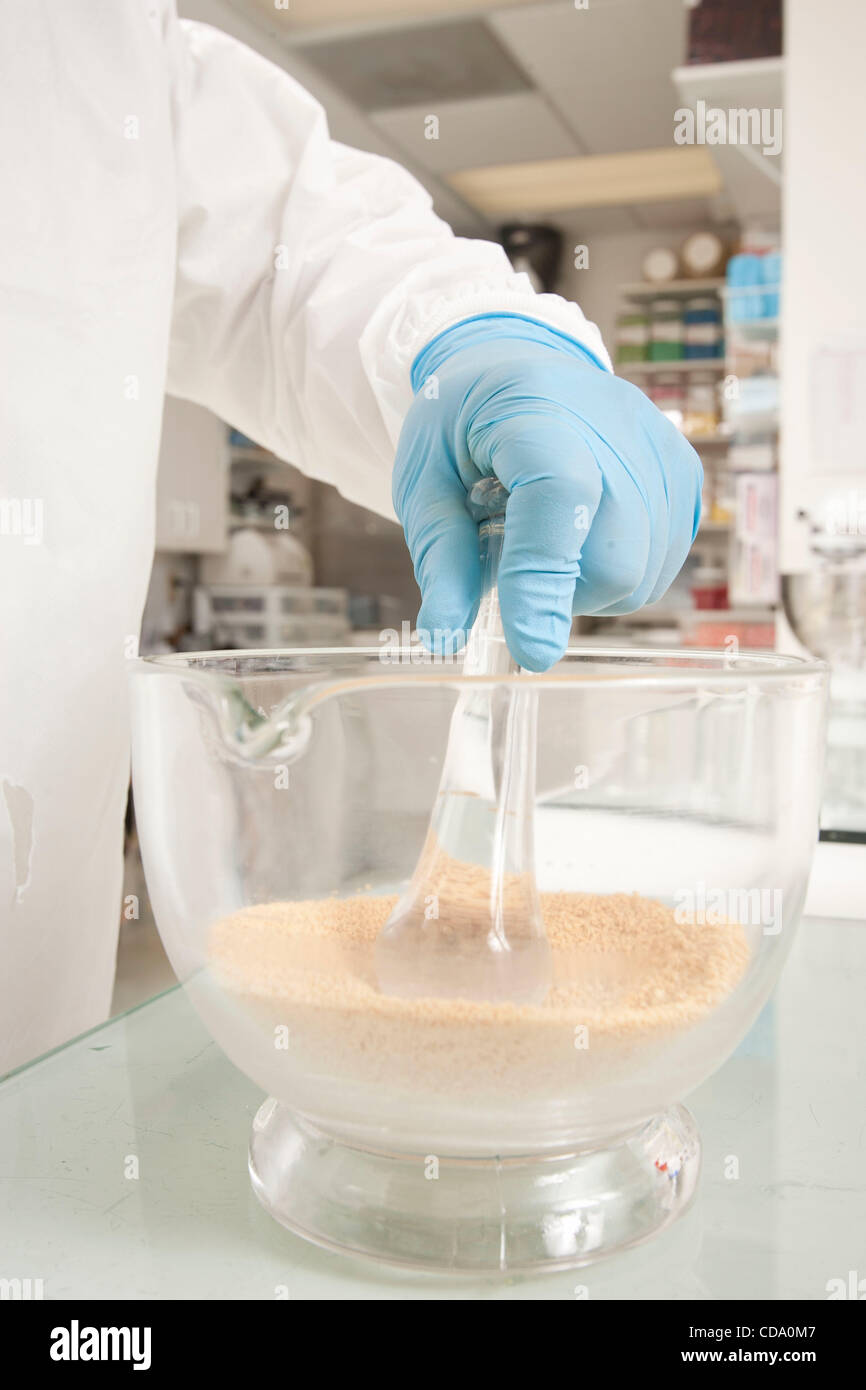 Compounding pharmacist hi-res stock photography and images - Alamy