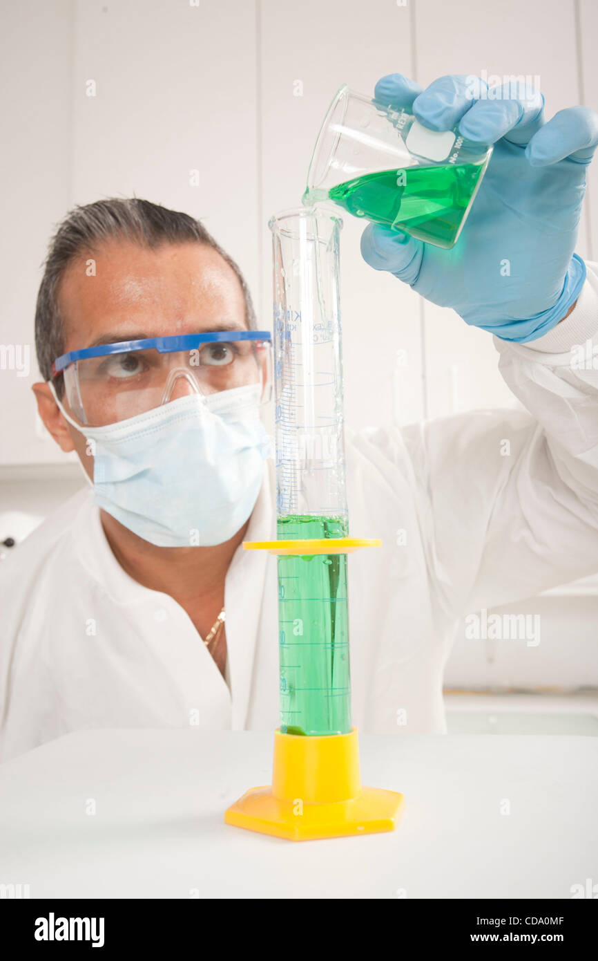 Compounding pharmacist hi-res stock photography and images - Alamy