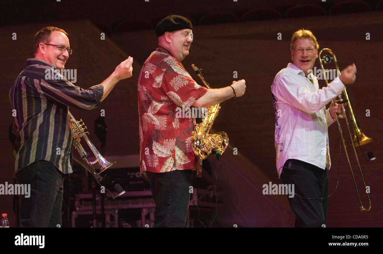 American music group hi-res stock photography and images - Alamy