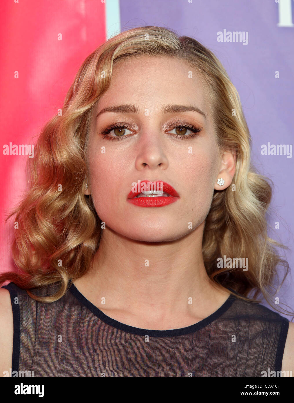 Piper perabo during hi-res stock photography and images - Alamy