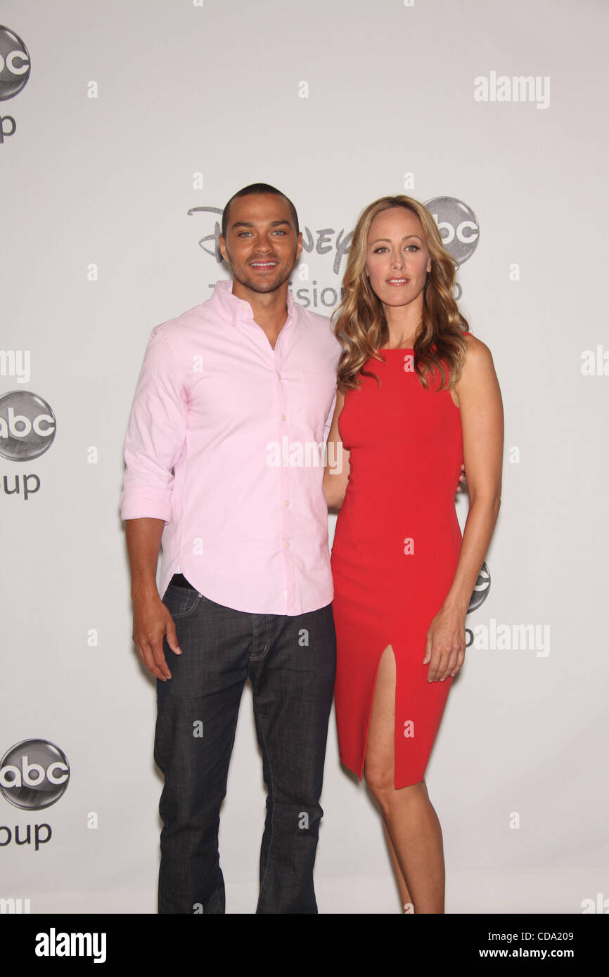 Jesse williams and kim raver hi-res stock photography and images - Alamy