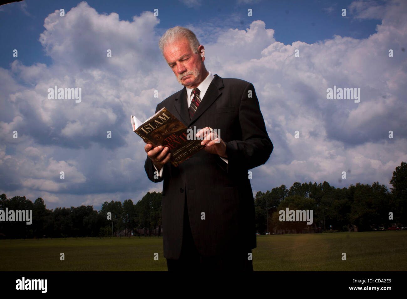 Aug. 01, 2010 - Gainesville, Florida, U.S. - Pastor TERRY JONES poses ...