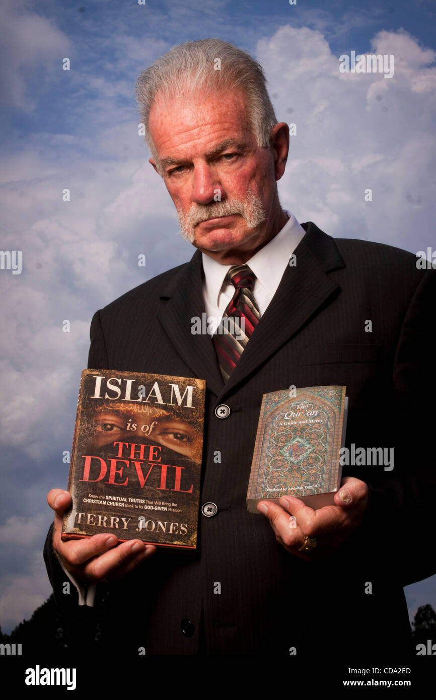 Aug. 01, 2010 - Gainesville, Florida, U.S. - Pastor TERRY JONES poses ...