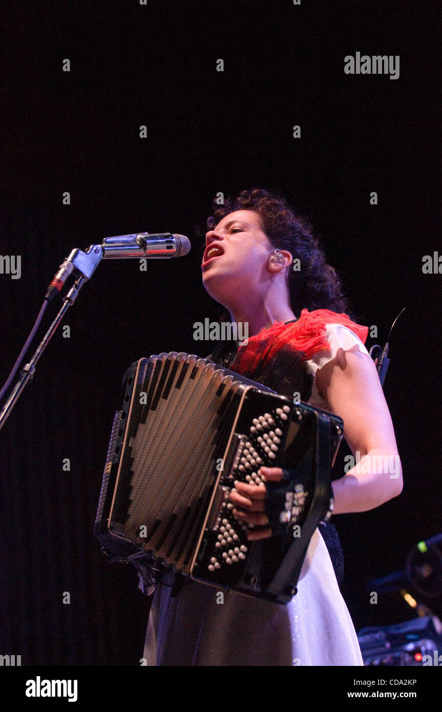 August 2, 2010, Philadelphia PA, USA-Lead singer of the Grammy ...