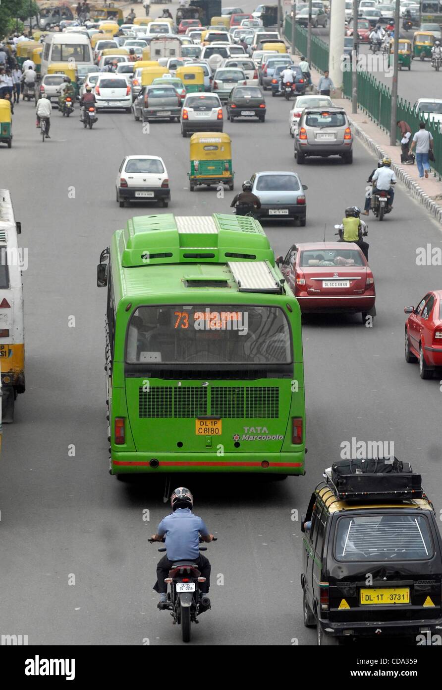 Dtc buses hi-res stock photography and images - Alamy