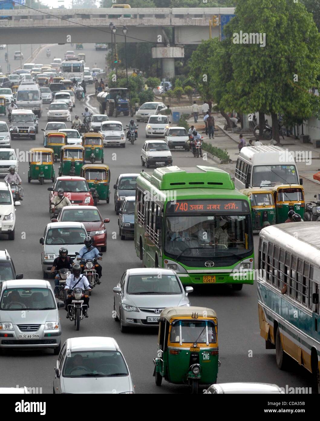 Change buses hi-res stock photography and images - Alamy