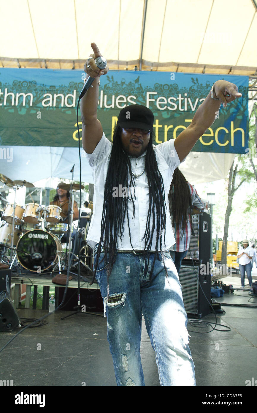 Maxi priest hi-res stock photography and images - Alamy