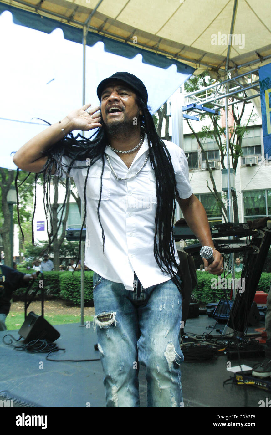 Maxi priest hi-res stock photography and images - Alamy