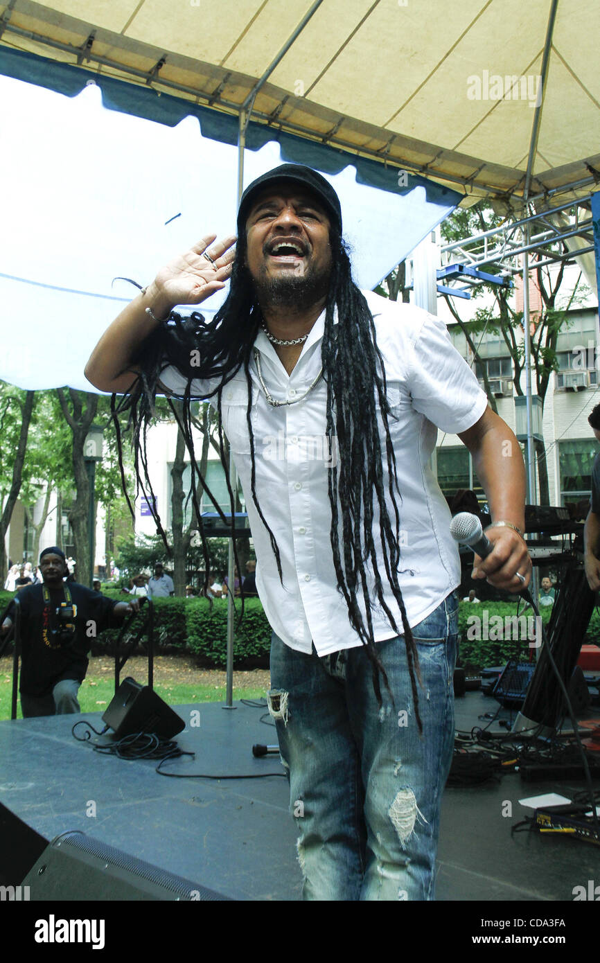 Maxi priest hi-res stock photography and images - Alamy