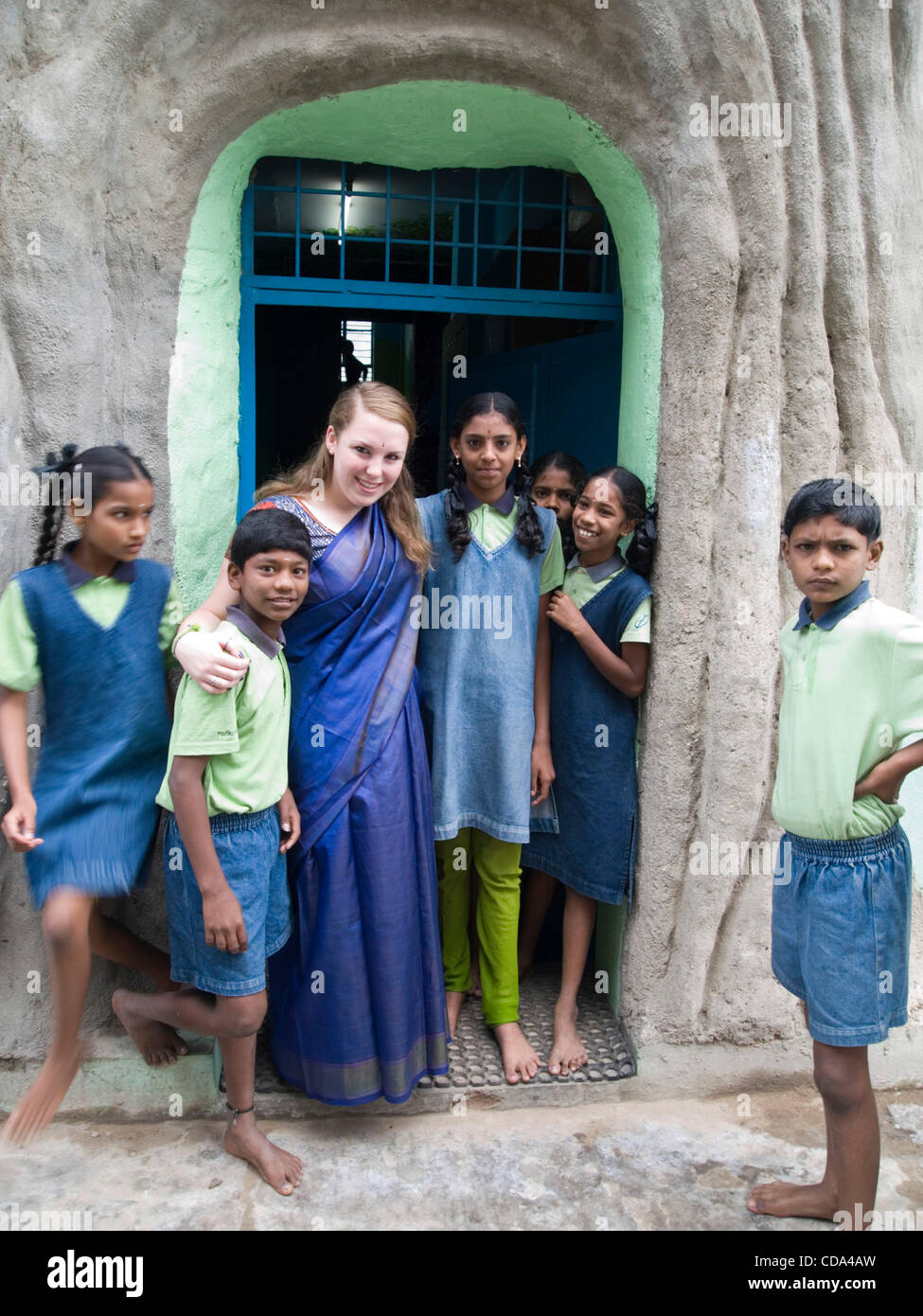 American high school students who tutor Indian school kids in NGO ...