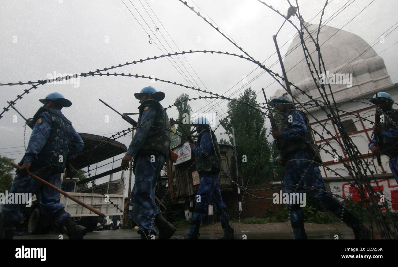 Indian rapid action force raf hi-res stock photography and images - Alamy