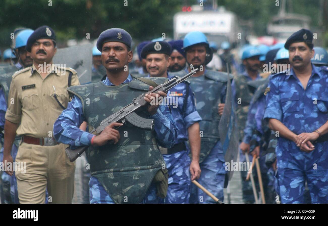 Aug 06, 2010 - Kashmir, Srinagar, India - India's Rapid Action Force ...