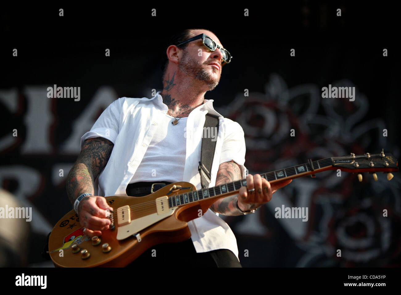 August 7, 2010 - Chicago, Illinois Mike Ness, singer with the Orange ...