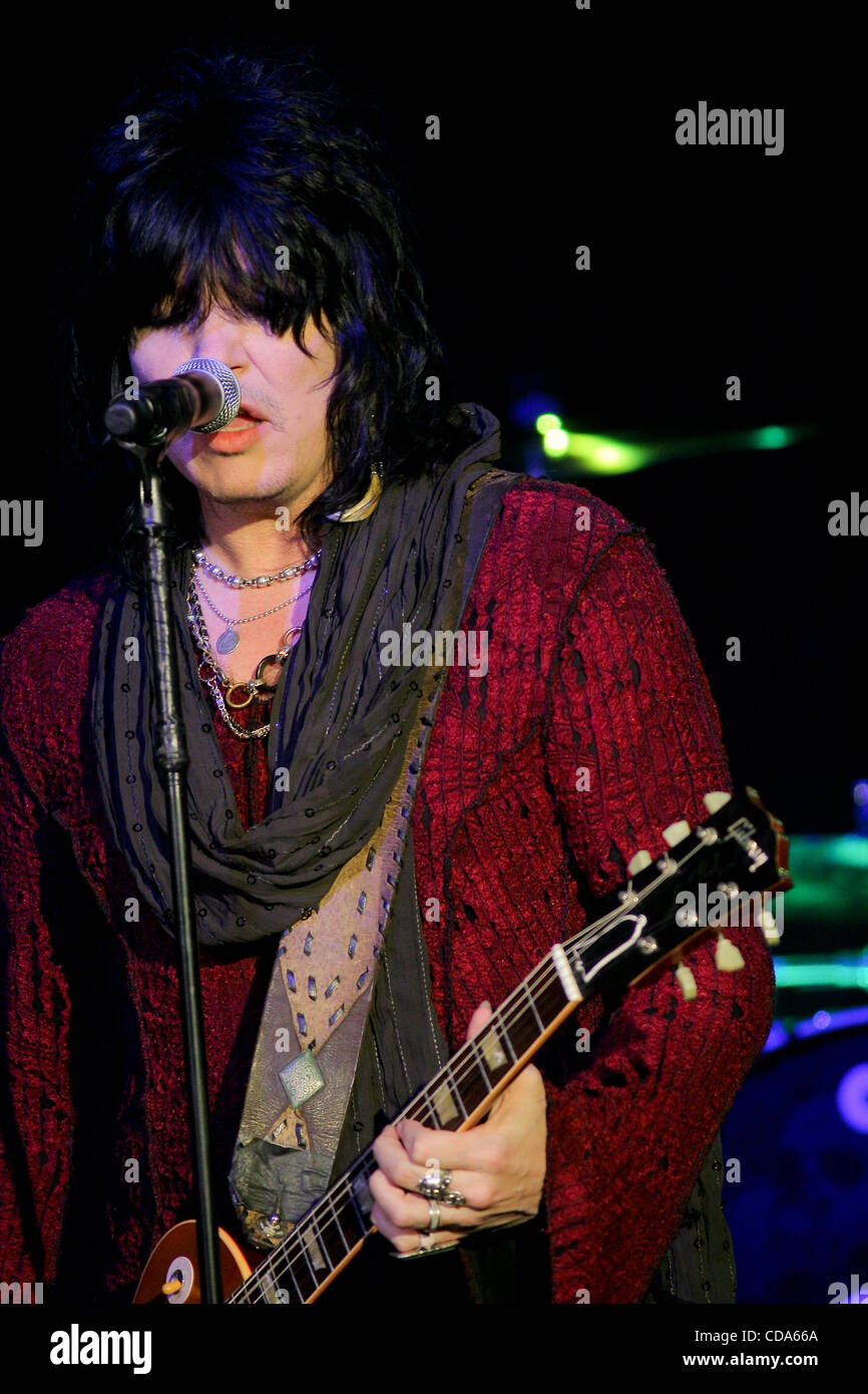 Aug. 07, 2010 - Fort Lauderdale, Florida, U.S - 7 August 2010: Singer ...