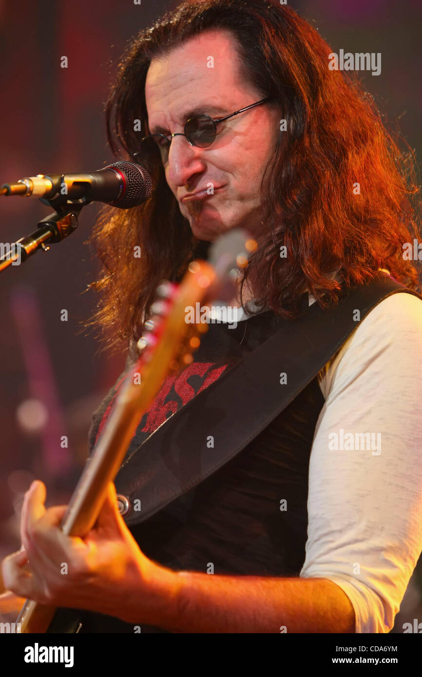 Rush time machine tour hi-res stock photography and images - Alamy