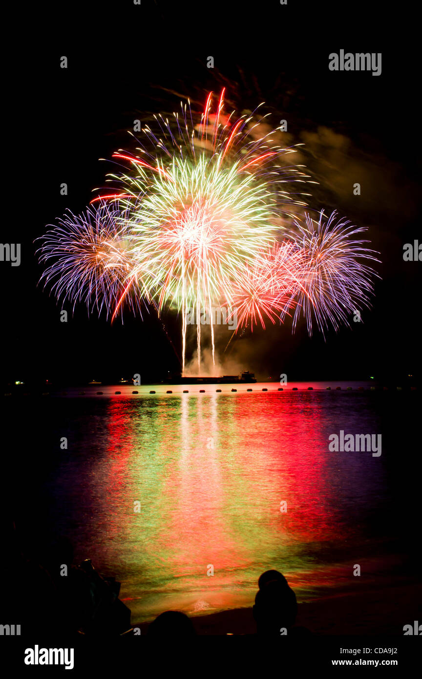 Aug. 14, 2010 - Pattaya, Thailand - Fireworks by Thai team lightens up ...