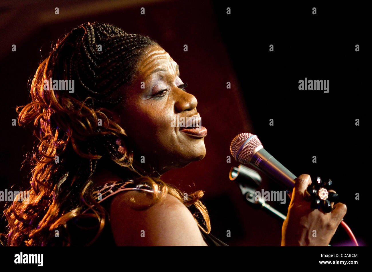 American jazz singer Sharon Clark performing in Moscow Stock Photo - Alamy