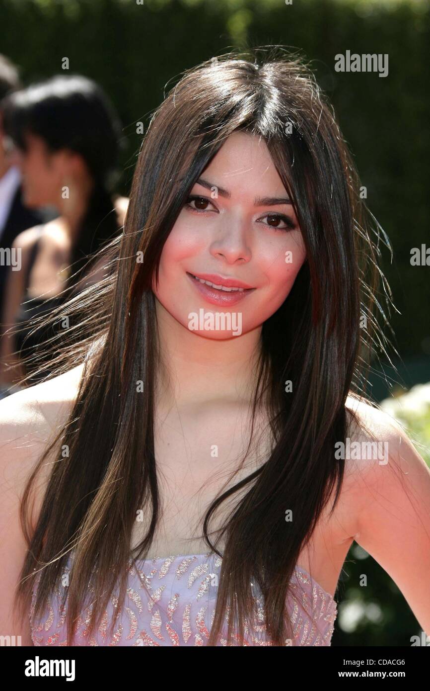 Aug 21, 2010 - Los Angeles, California, USA - Actress MIRANDA COSGROVE ...