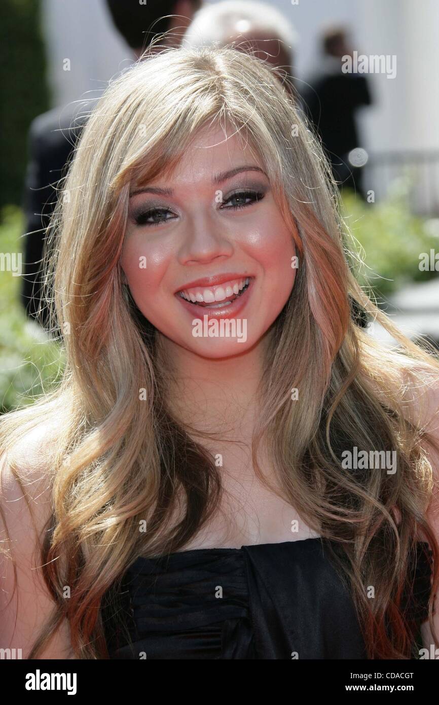 Aug 21, 2010 - Los Angeles, California, USA - Actress JEANNETTE MCCURDY ...