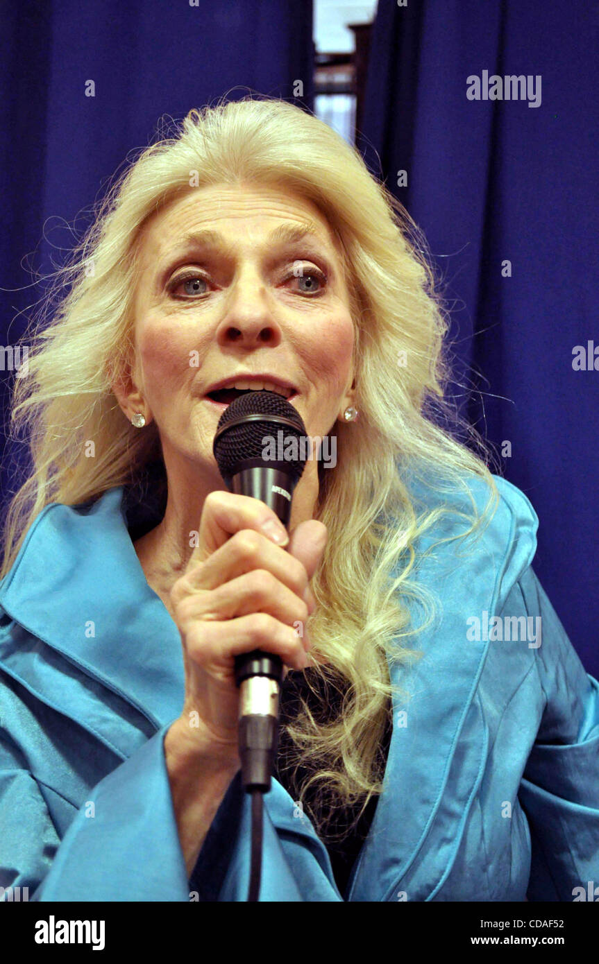 Judy Collins Singer High Resolution Stock Photography and Images - Alamy