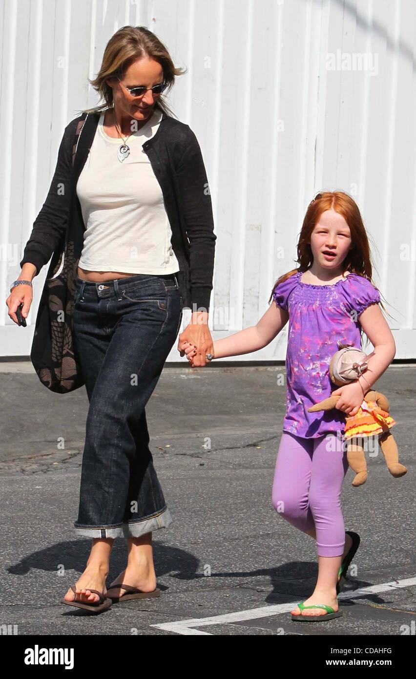 Aug. 30, 2010 - Los Angeles, California, U.S. - HELEN HUNT and daughter ...
