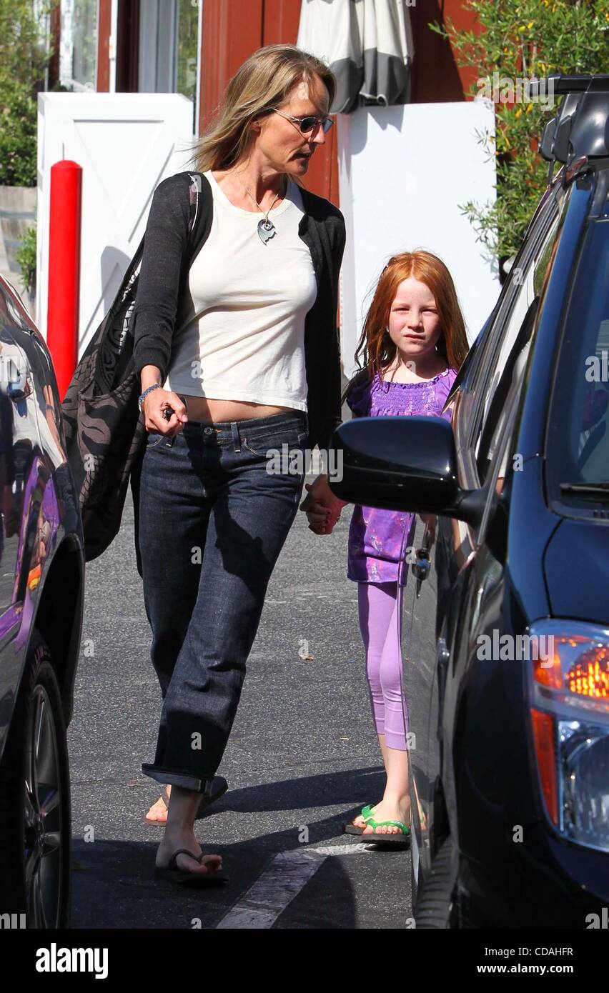 Aug. 30, 2010 - Los Angeles, California, U.S. - HELEN HUNT and daughter ...