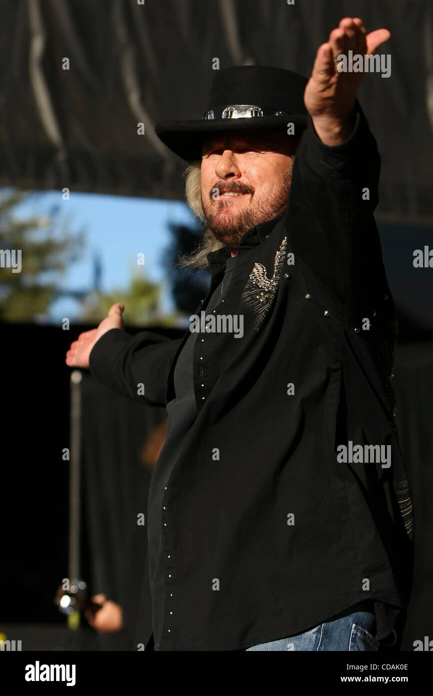 38 special performing hi-res stock photography and images - Alamy