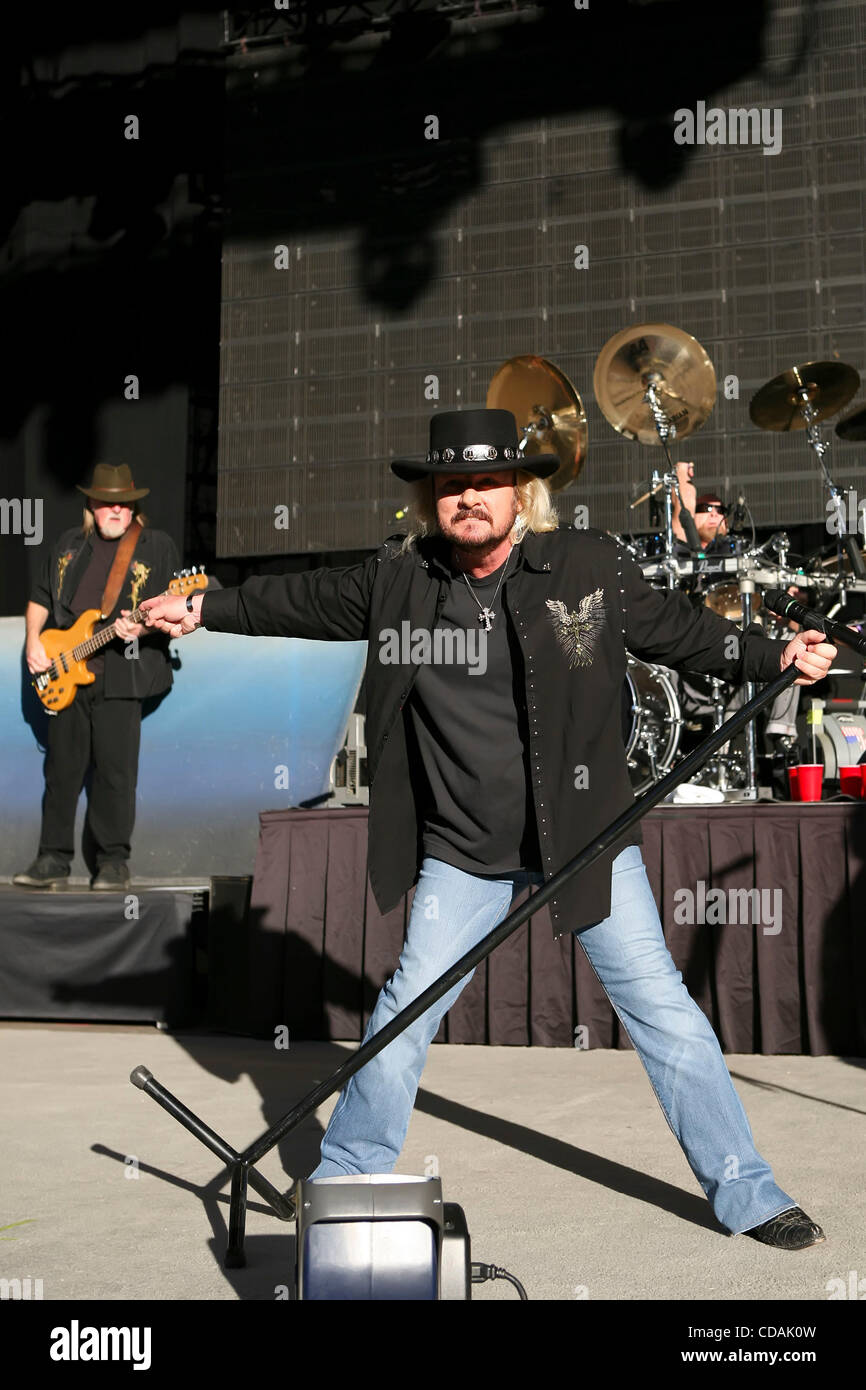 38 special performing hi-res stock photography and images - Alamy