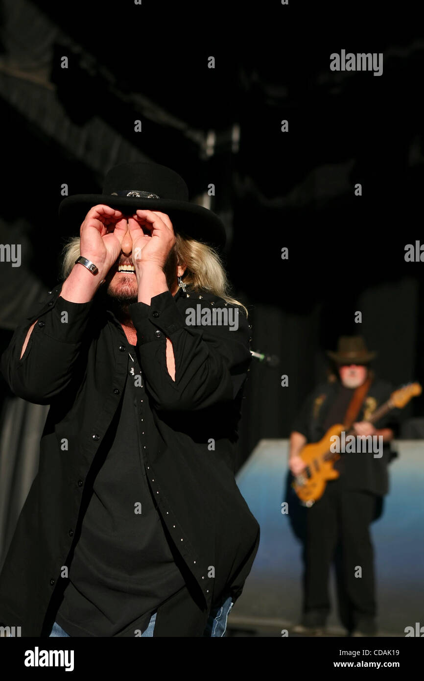38 special performing hi-res stock photography and images - Alamy