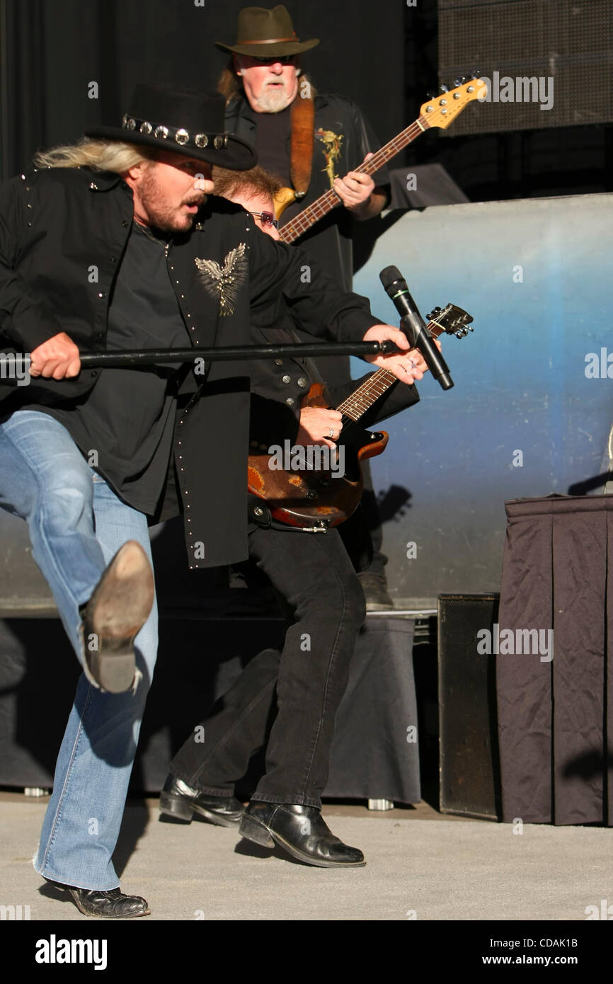 38 special performing hi-res stock photography and images - Alamy