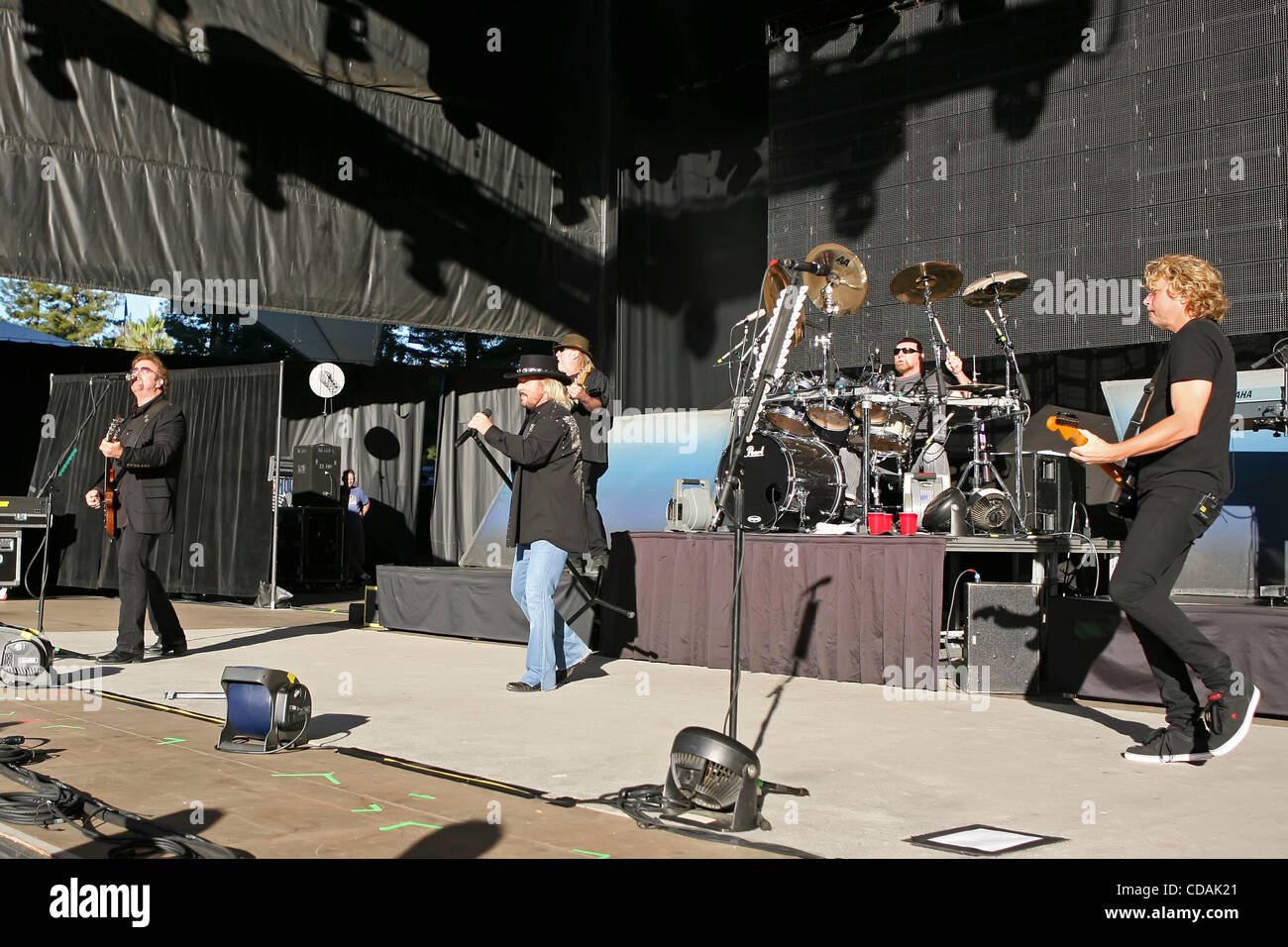 38 special performing hi-res stock photography and images - Alamy