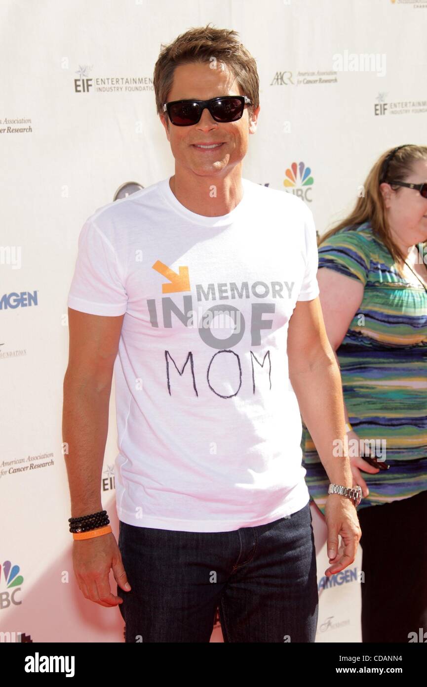 Sep 10, 2010 - Culver City, California, USA - Actor ROB LOWE arriving ...
