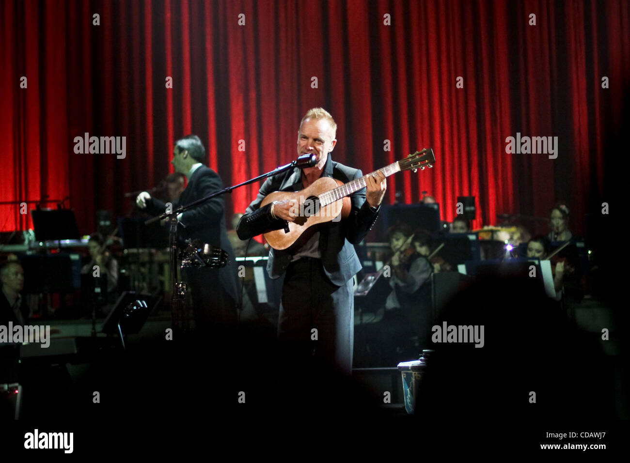 Sting live hi-res stock photography and images - Alamy