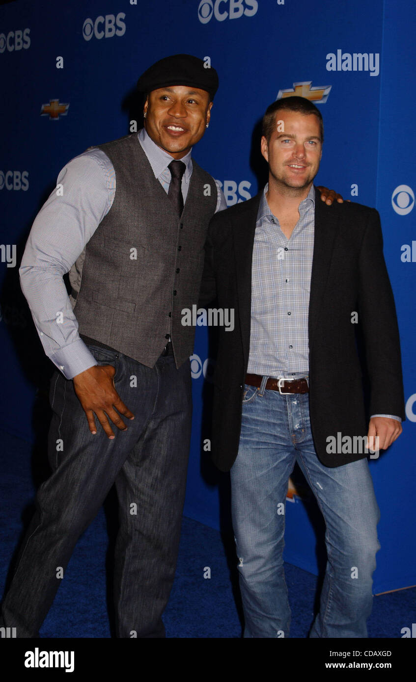 Sept. 16, 2010 - Hollywood, California, U.S. - L.L. COOL JAY & FRIEND ...