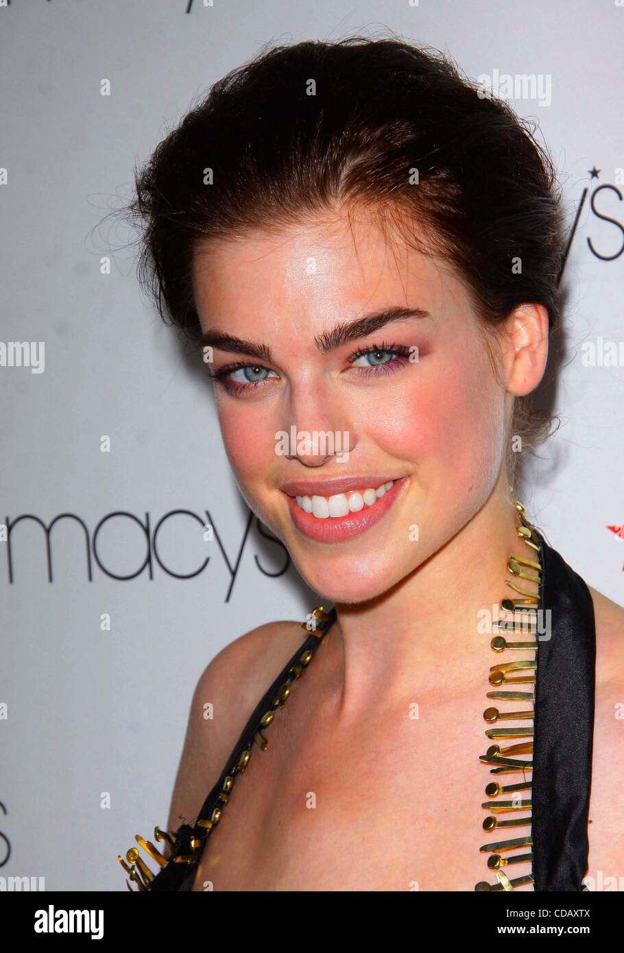 Sept. 16, 2010 - Los Angeles, California, U.S. - Raina Hein. May's ...
