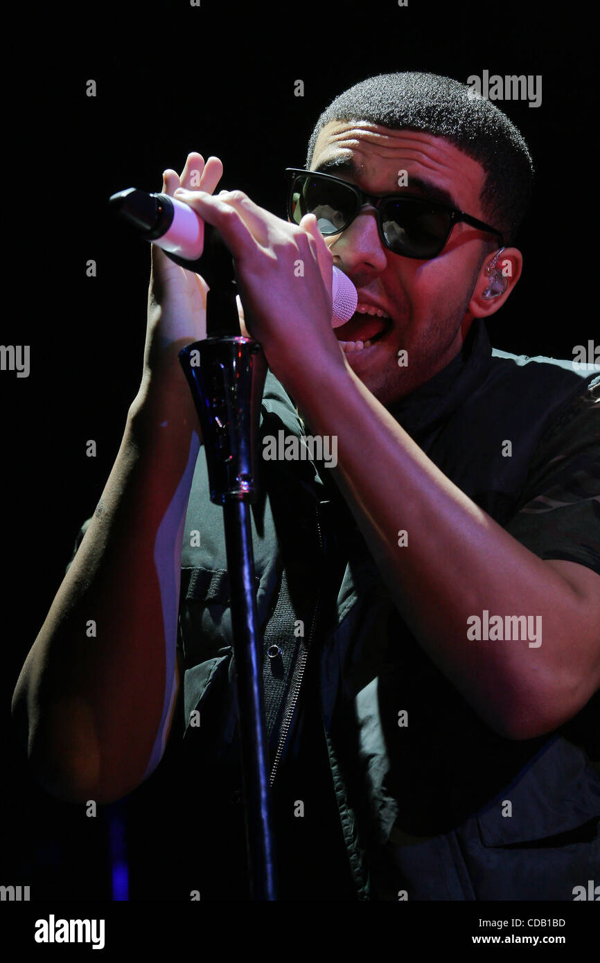 Sept. 21, 2010 - Miami, Florida, United States of America - Singer ...