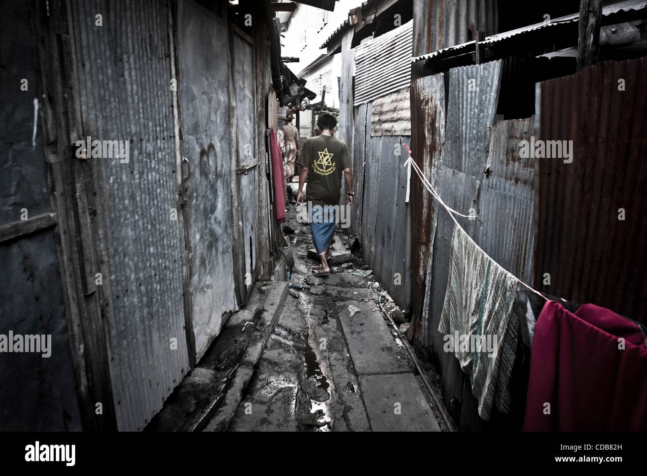 Burmese slum outskirts of Mae Sot town Stock Photo - Alamy