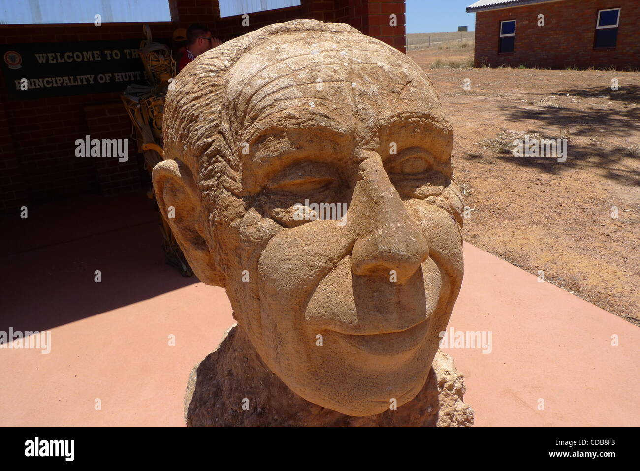 Dec 29, 2010 - A statue of PRINCE LEONARD. Principality of Hutt River ...