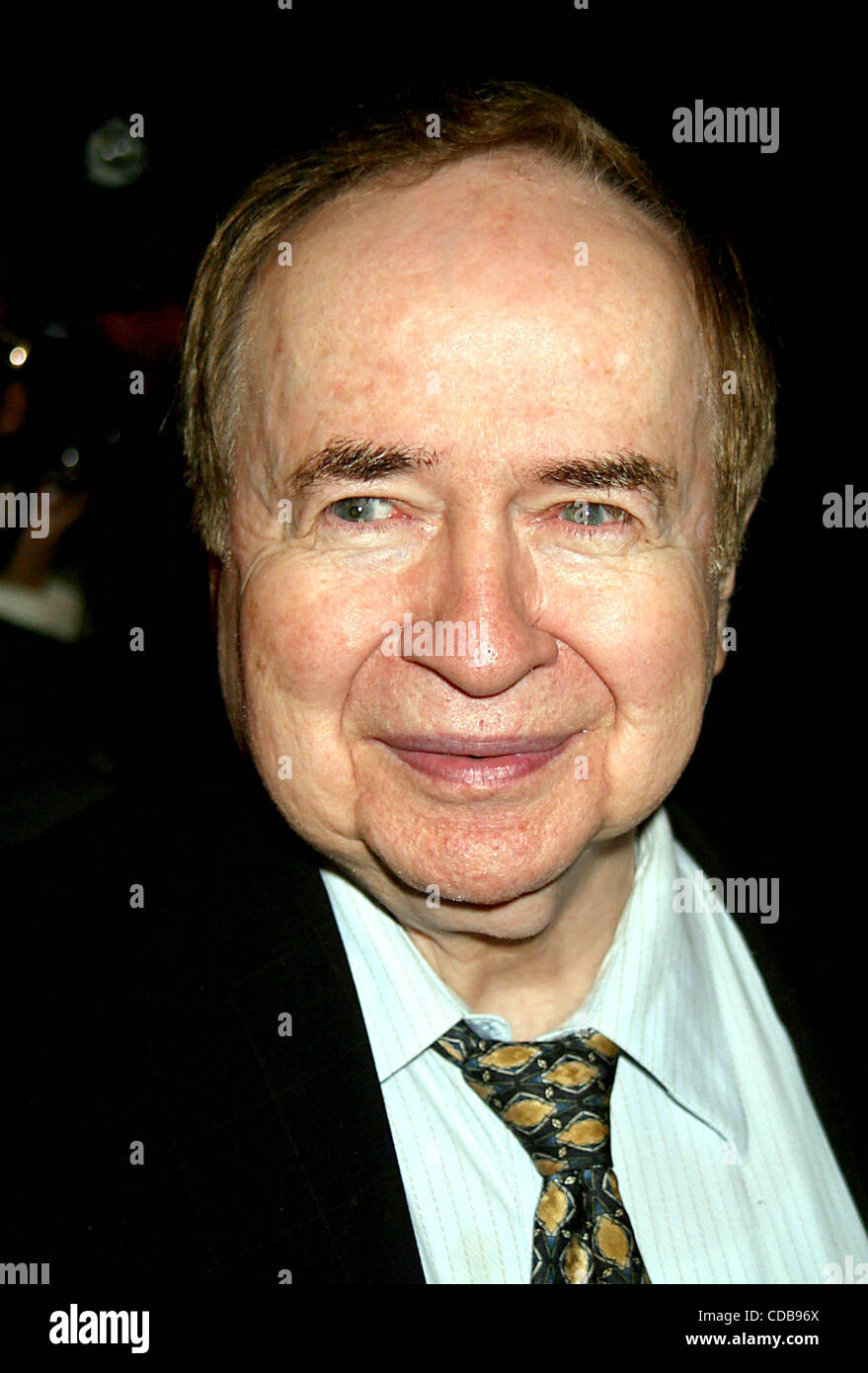 K34230JBU .ABE HIRSCHFELD SIGNS COPIES OF HIS NEW BOOK CRAZY AND IN ...