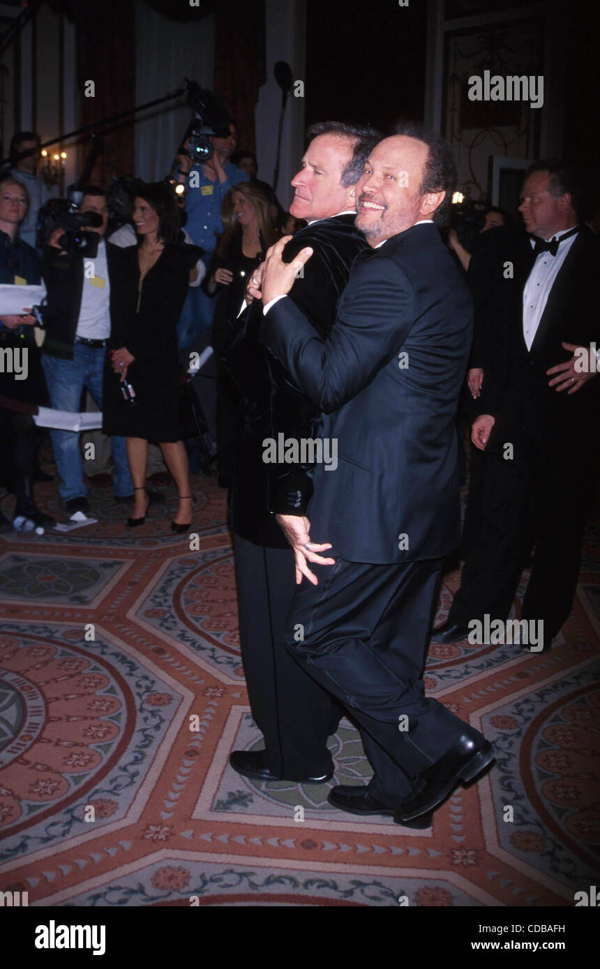 K28972JBU AMERICAN MUSEUM OF MOVING IMAGE SALUTES BILLY CRYSTAL ...