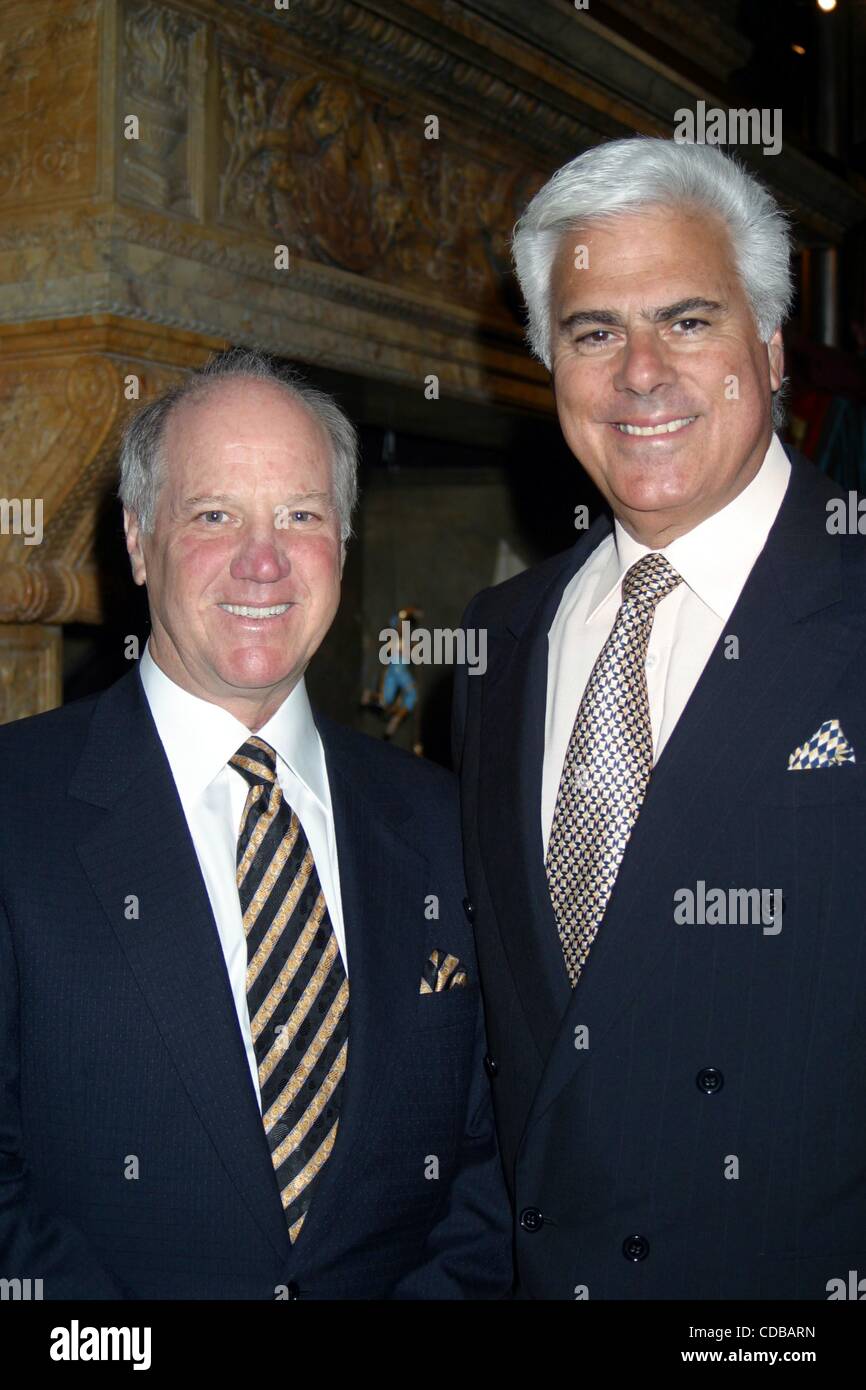 K36352JBU.**EXCLUSIVE**.KATHY HILTON AT LE CIRQUE. SHE COOKED LUNCH FOR ...