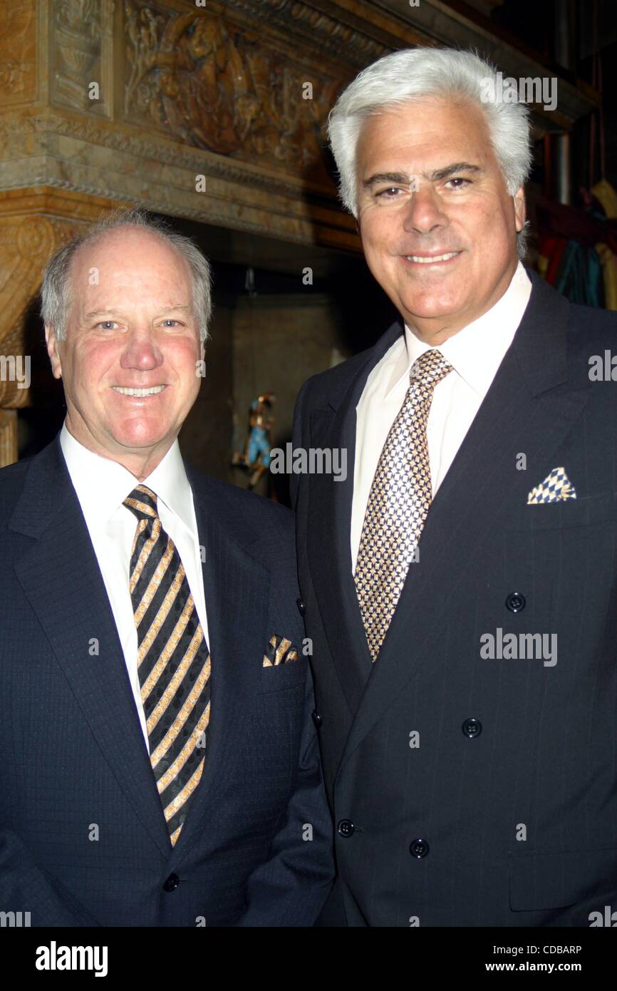 K36352JBU.**EXCLUSIVE**.KATHY HILTON AT LE CIRQUE. SHE COOKED LUNCH FOR ...