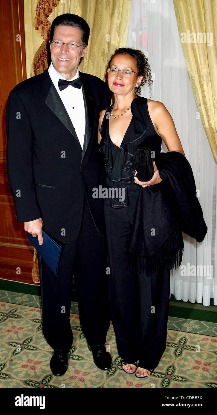 Stone phillips and wife hi-res stock photography and images - Alamy