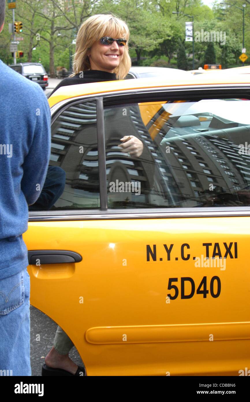 K30633JBU. .ABC 2003-2004 UPFRONT STARS OUTSIDE THE RITZ CARLTON HOTEL ...