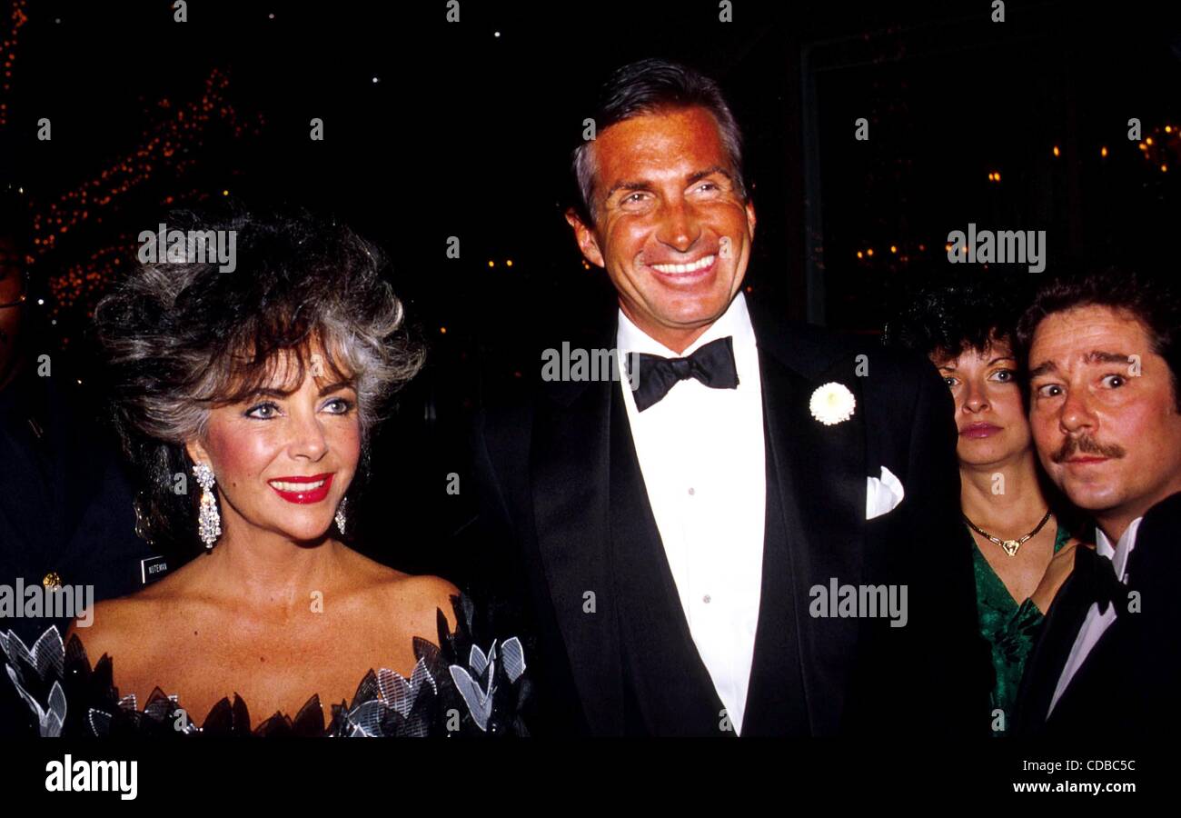ELIZABETHTAYLORRETRO.ELIZABETH TAYLOR GEORGE HAMILTON.(Credit Image: Â ...